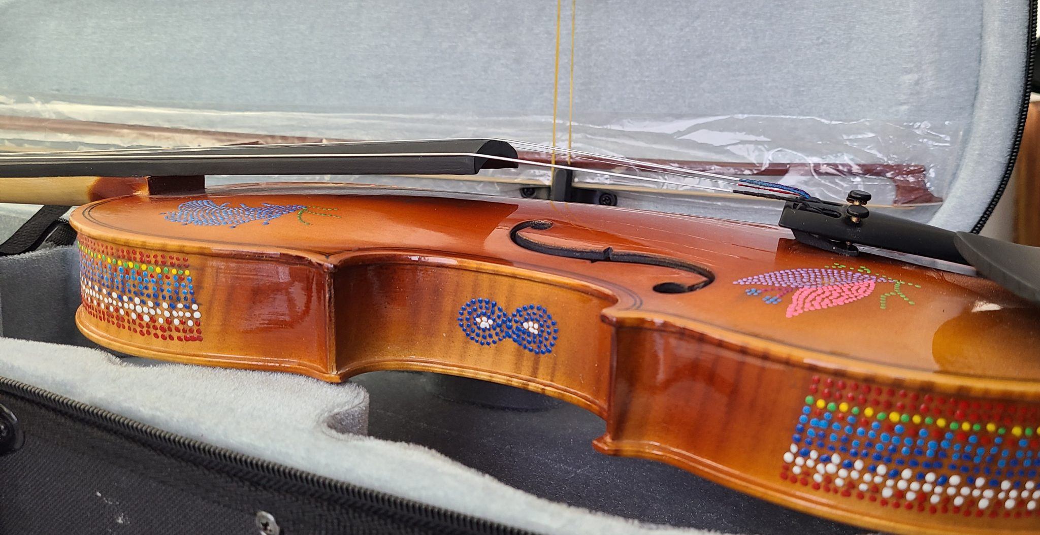 Fiddle With Metis Beadwork Design Violon Avec Dessin de Perlage Métis ...